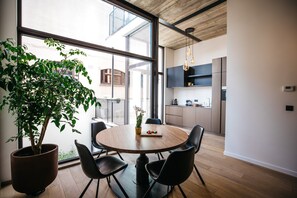 Loft de Luxo | Sala de estar | TV de ecrã plano 