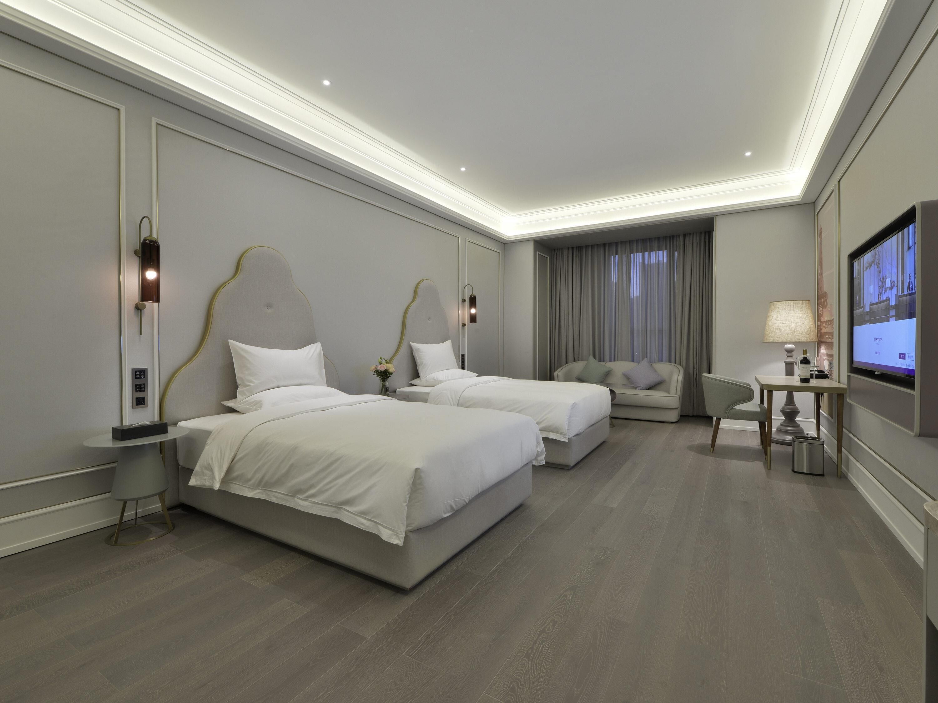 Quarto Superior, 2 camas individuais | Minibar grátis, cofre no quarto, secretária, cortinas/cortinados opacos 