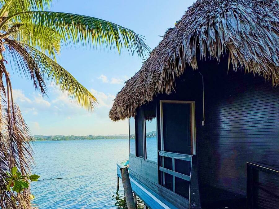 Cabana luxo | 2 quartos, edredons de pluma, Wi-Fi de cortesia, roupa de cama