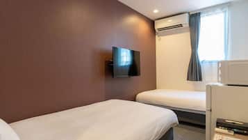Quarto Twin Standard, não fumadores (check-in is not available after 11PM) | Wi-fi grátis, roupa de cama fornecida
