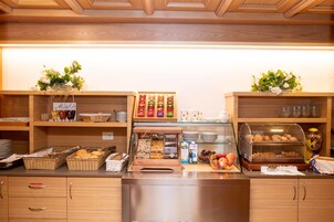 Café da manhã com buffet todos os dias mediante uma taxa
