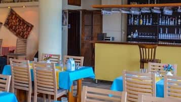 Pequeno-almoço completo diário incluído