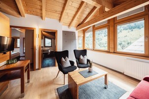 Suite | Roupa hipoalergénica, cofre no quarto, com decoração personalizada 