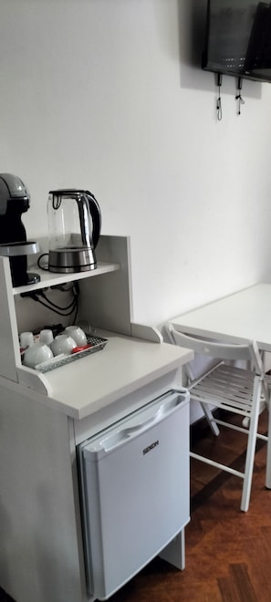 Quarto Quádruplo, varanda | Com decoração personalizada, com mobília individualizada, secretária 