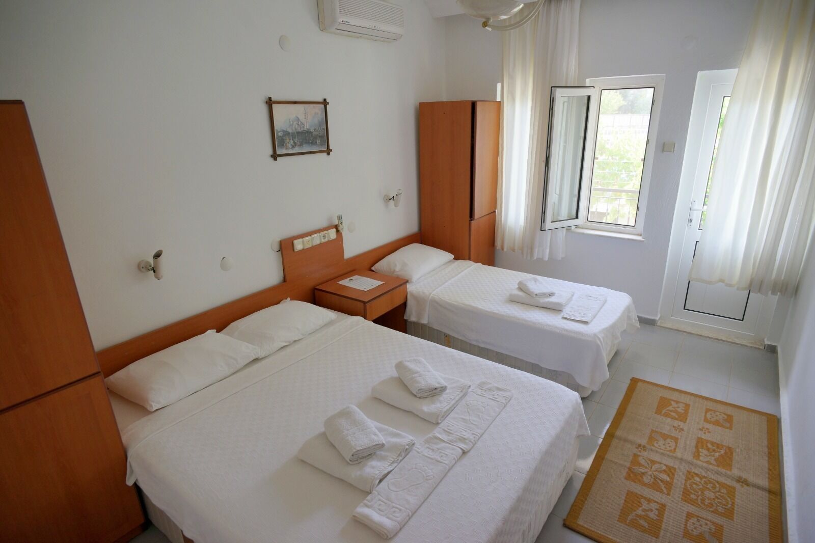 Quarto Triplo Standard | Roupa de alta qualidade, quartos insonorizados, Wi-fi grátis 