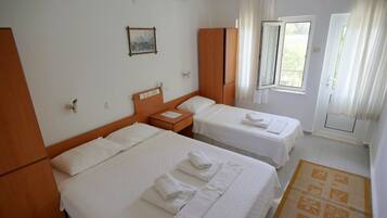 Quarto Triplo Standard | Roupa de alta qualidade, quartos insonorizados, Wi-fi grátis