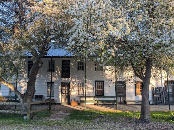 The Anderson Cottage Bed & Breakfast - Hot Springs, VA