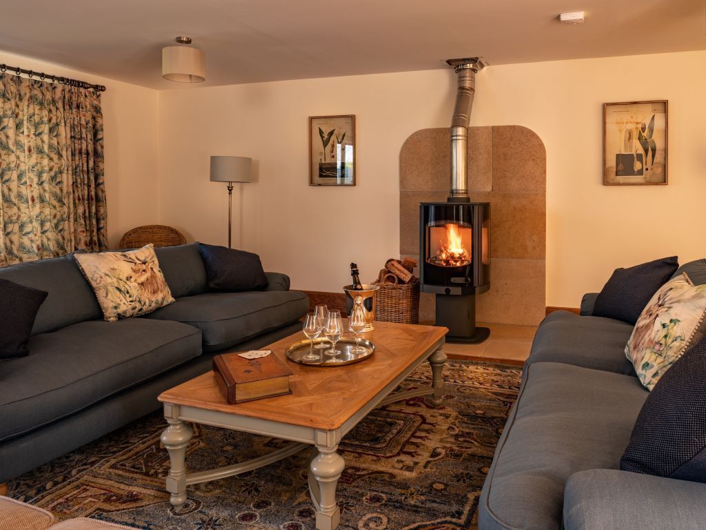 Stunning Cotswold Contemporary House Set In The Vineyards Of Woodchester Valley - Nailsworth