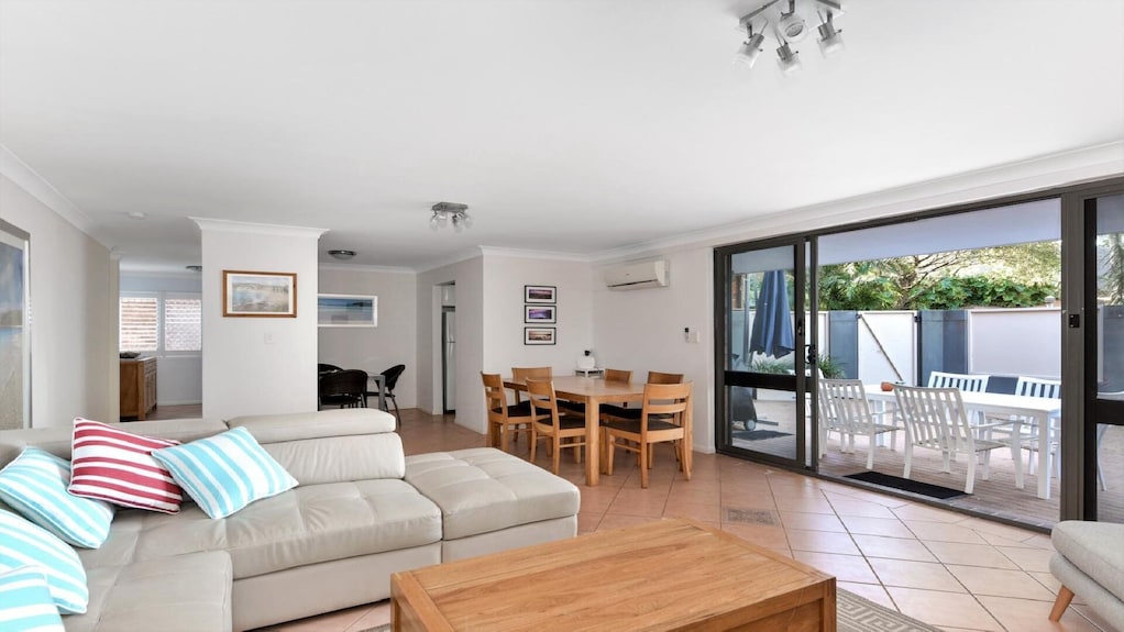 Terrigal Tranquility Pool In Complex, In The Heart Of Terrigal - Terrigal