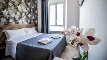 Quarto Duplo ou Twin Standard | Roupa de alta qualidade, cofre no quarto, secretária, Wi-fi grátis