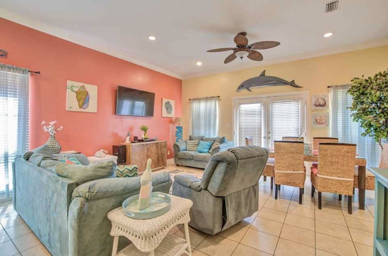 *No Spring Breakers! Dolphin House-4 Bedroom 3 1/2 Bath W/ Pool, Across Beach - South Padre Island