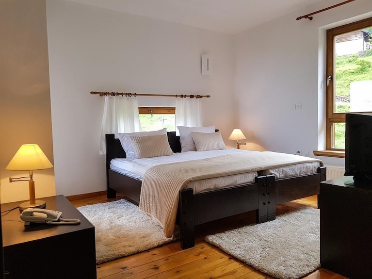 Vakantie In Het Bos Met Prachtig Uitzicht Op De Stad Sarajevo - Sarajevo