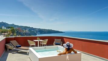 Suite Júnior, banheira de hidromassagem grande, vista para o mar (Deluxe) | Terraço/pátio interior