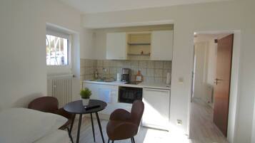 Estúdio (GL3) | Cozinha privada | Cafeteira/chaleira, chaleira elétrica