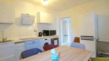 Apartamento (GL2) | Cozinha privada | Uma cafeteira/bule, uma chaleira elétrica