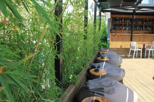 Bar junto à piscina