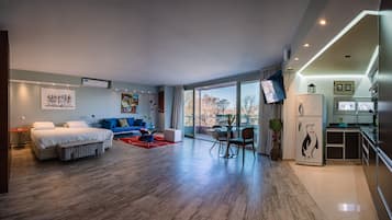 Quarto Superior, varanda | Roupa de alta qualidade, cofre com capacidade para portátil