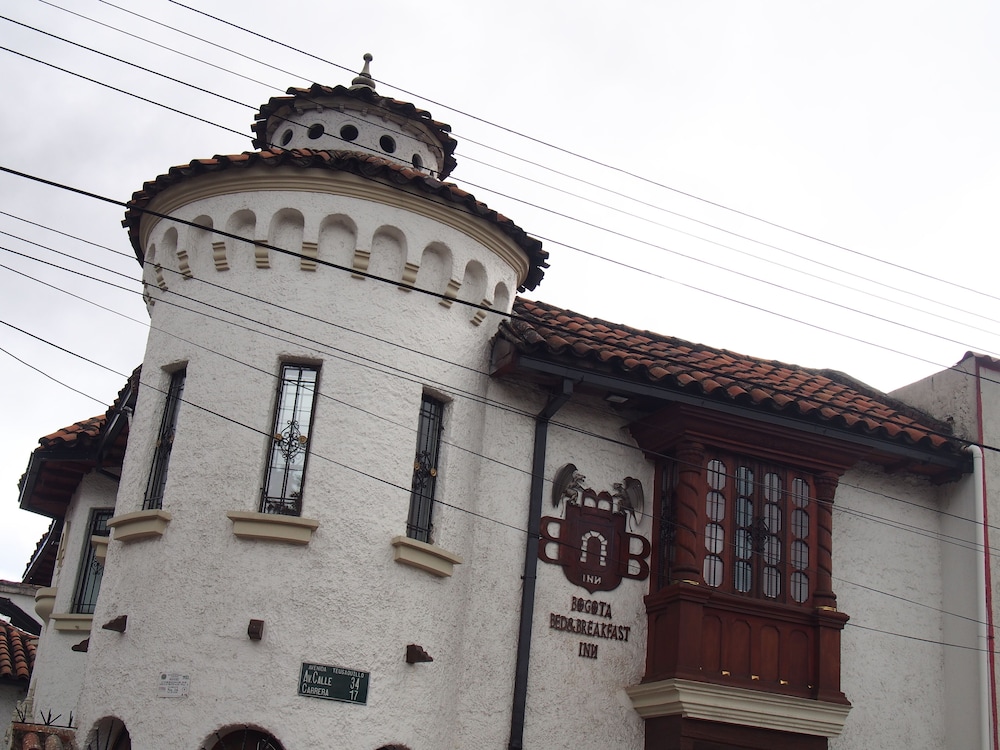 Su Finca Bohemia En La Capital De Colombia - Restrepo