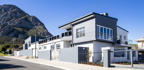 Whale Coast Ocean Villa - Hermanus