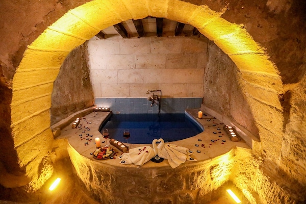 Quarto romântico (Defne) | Banheira de hidromassagem