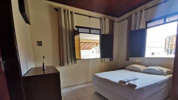 Suíte Quádrupla | 1 quarto, secretária, Wi-fi grátis, roupa de cama fornecida