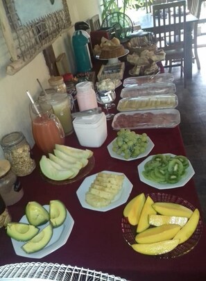 Buffet de pequeno-almoço