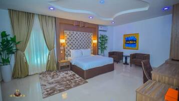 Secretária, Wi-fi grátis, roupa de cama fornecida