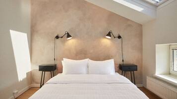 Quarto casal superior | 1 quarto, roupas de cama premium, cofres nos quartos, escrivaninha