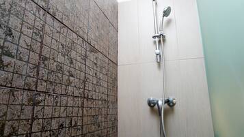 Quarto | Duche na casa de banho
