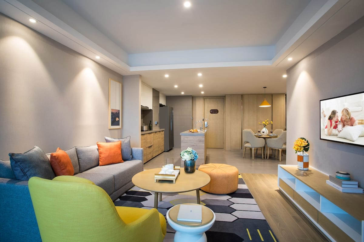 Apartamento Executivo, 2 quartos | Cofre no quarto, secretária, cortinas/cortinados opacos 