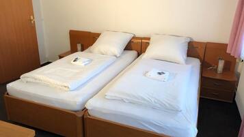 Quarto casal ou duplo standard | Escrivaninha, quartos à prova de som, Wi-Fi de cortesia, roupa de cama