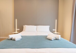 Quarto Duplo ou Twin Deluxe | Lençóis italianos Frette, roupa de alta qualidade, edredões de penas 