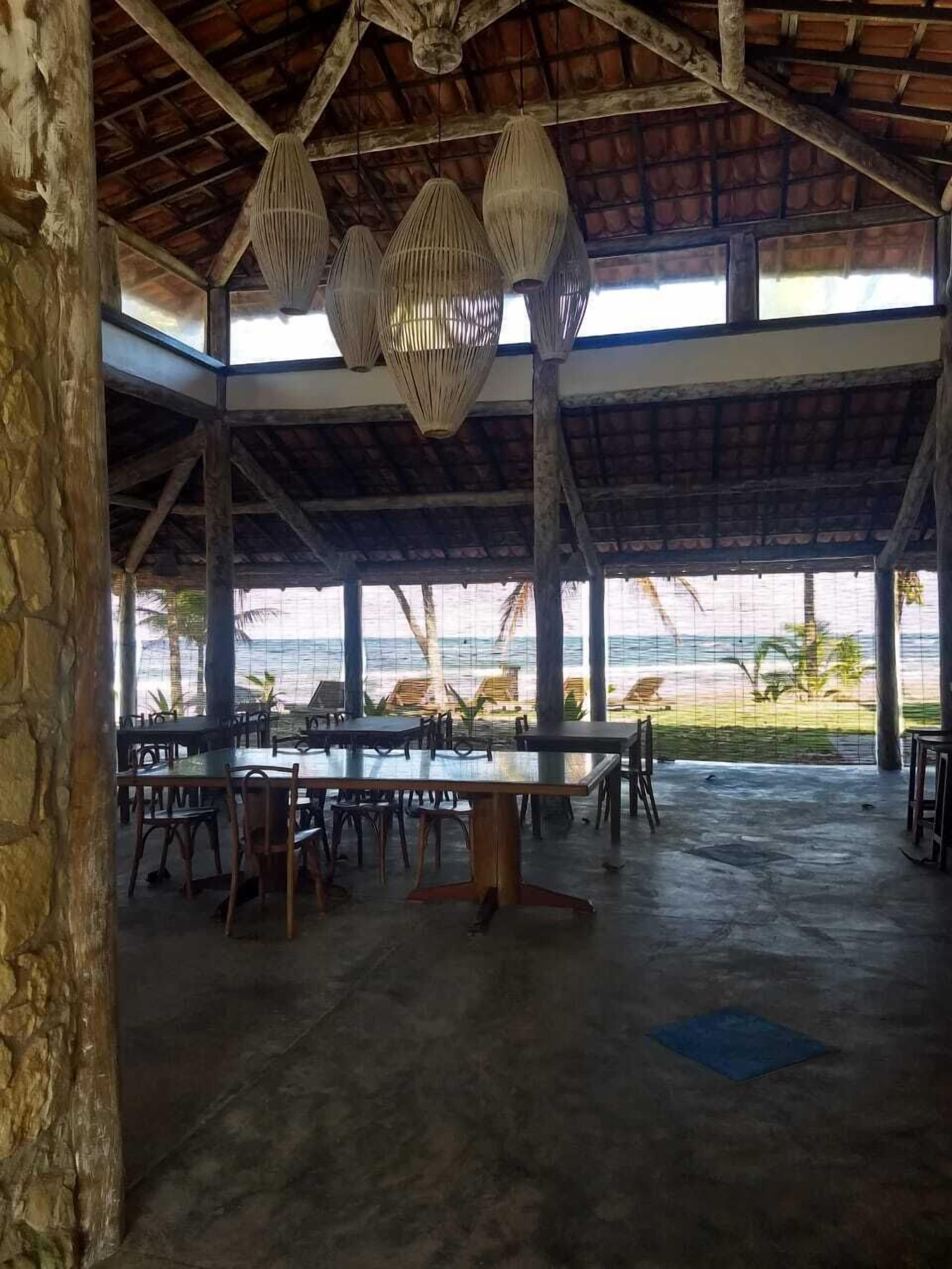 Café da manhã self-service grátis todos os dias