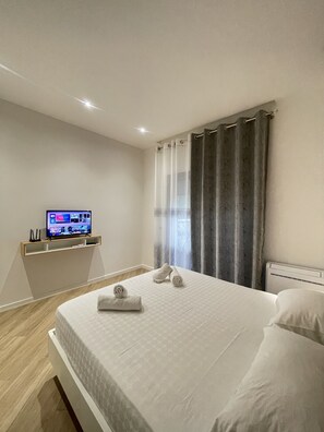 Apartamento Comfort, 1 quarto, varanda | Lençóis italianos Frette, roupa de alta qualidade 