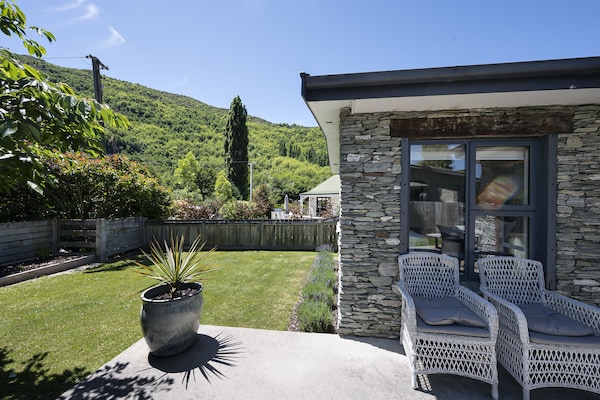 Centrally Located Arrowtown Cottage - Arrowtown