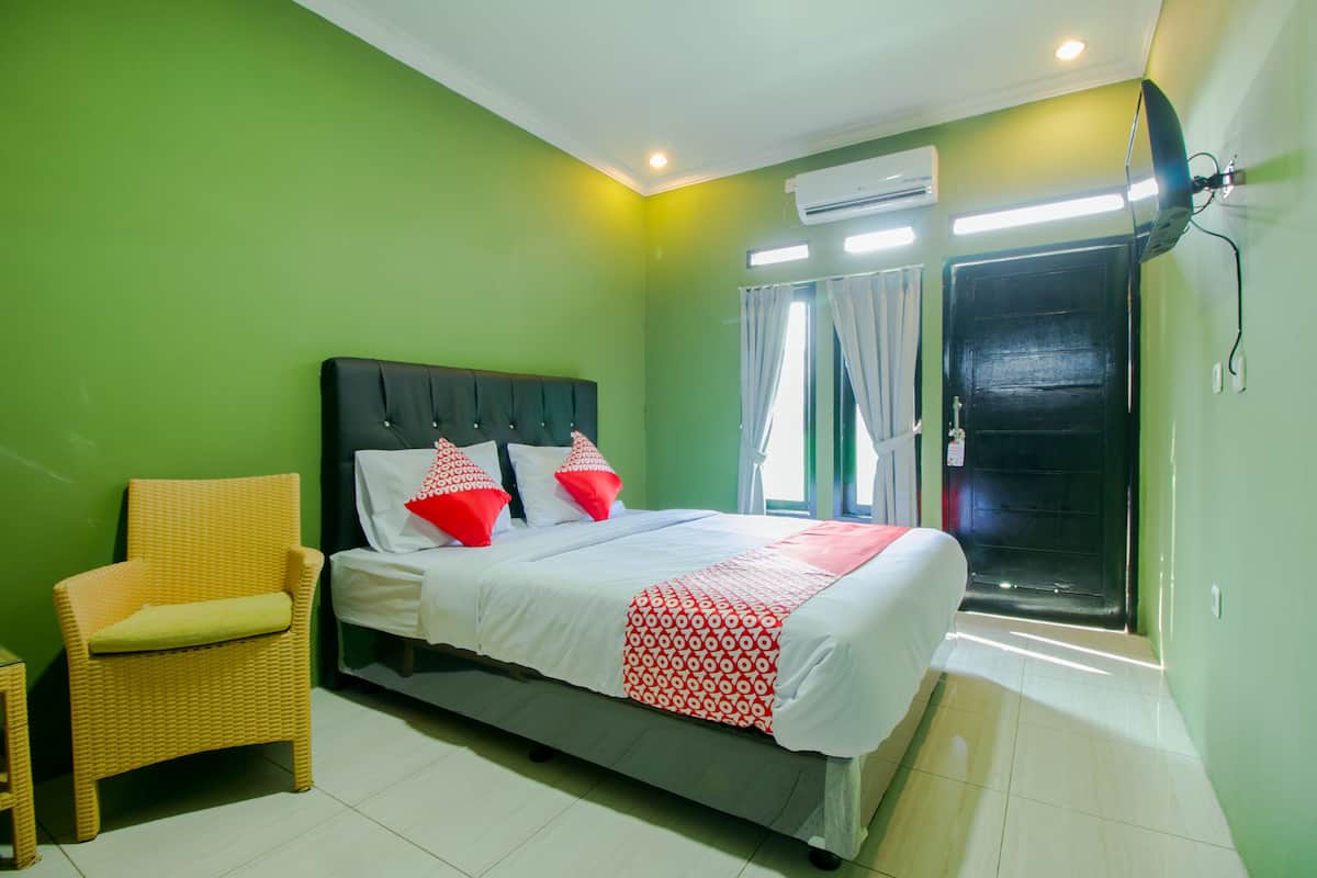 Quarto casal standard | Escrivaninha, Wi-Fi de cortesia, roupa de cama