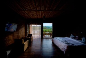 Quarto superluxo | Individualmente decorados, individualmente mobiliados, escrivaninha