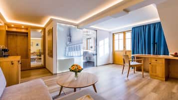 Apartamento Comfort | Sala de estar | TV de ecrã plano