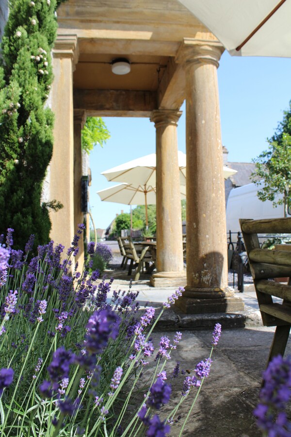 Devonshire Arms - Dorset