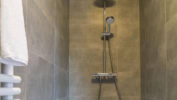 Quarto Standard | Duche na casa de banho