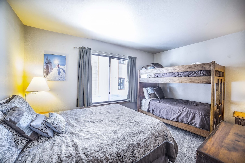 Perfect Family 2 Bedroom At Canyon Lodge & Village - Mammoth Lakes, CA