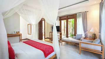 Suite Romântica, 1 quarto, vista para a piscina | Minibar, secretária, secretária adequada para computadores portáteis