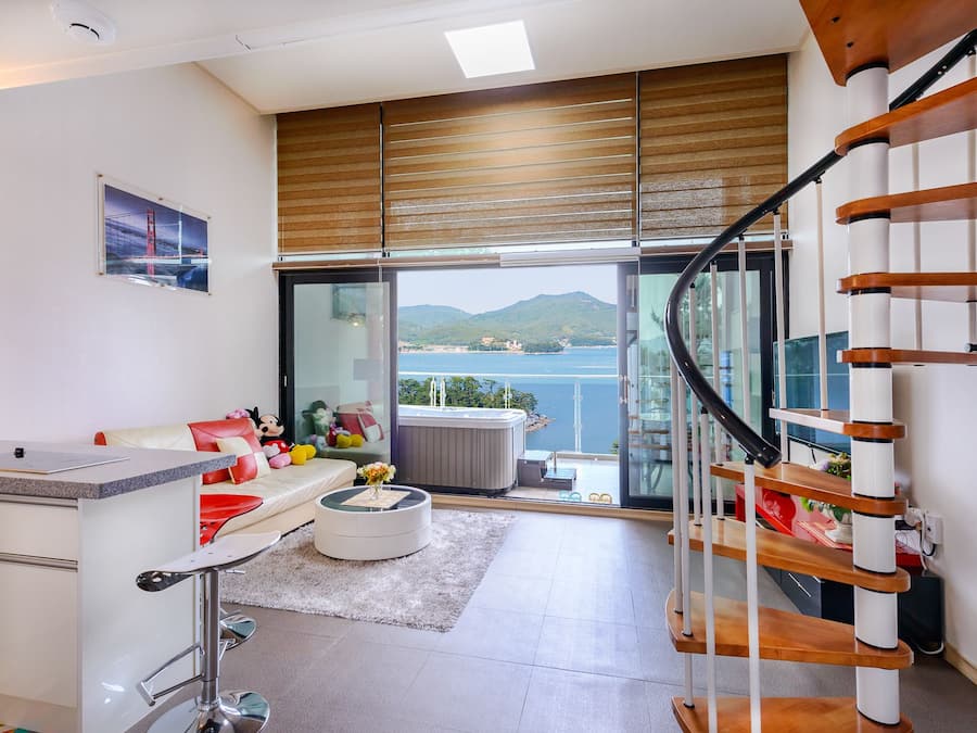 Quarto (Tomales) | Sala de estar | TV de ecrã plano