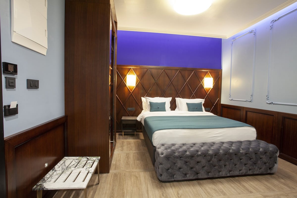 Minibar, secretária, quartos insonorizados, Wi-fi grátis 