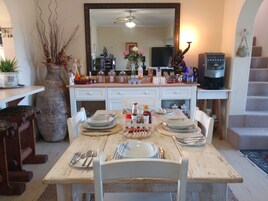 Pequeno-almoço completo diário (150 ZAR por pessoa) 