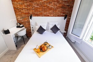 1 quarto, roupas de cama premium, cofres nos quartos, escrivaninha