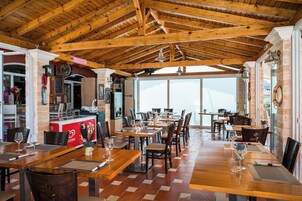 Café da manhã, almoço e jantar