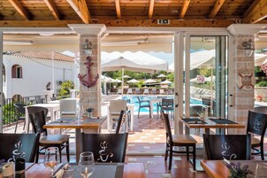 Café da manhã, almoço e jantar