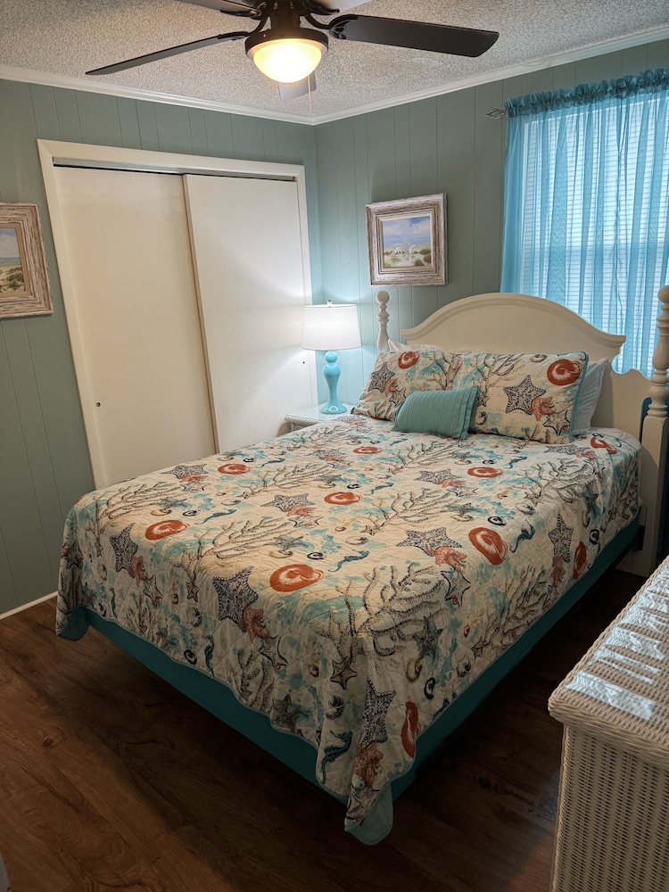 Ocean Lakes 3 Bed 2 Bath Sleeps 7 Golf Cart Included - South Carolina