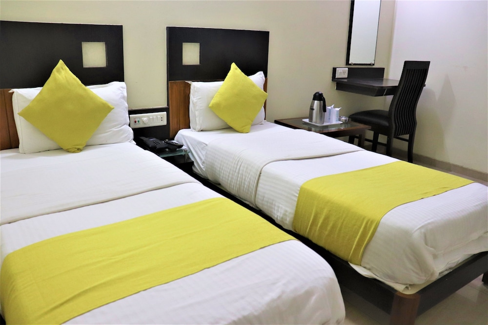 Hotel Alfa - Surat